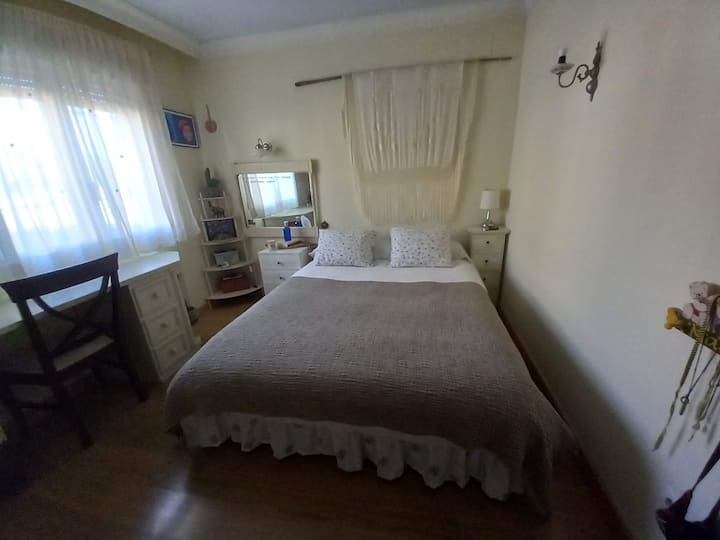 Habitación "Malena" (Cama 1'50cm) En Casa Coqueta - Huelva