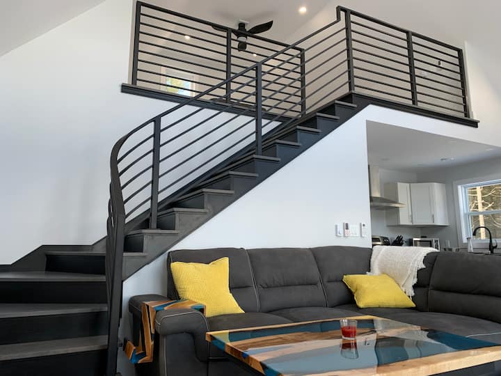 Middle Lake Retreat *With Hot Tub* - Nova Scotia