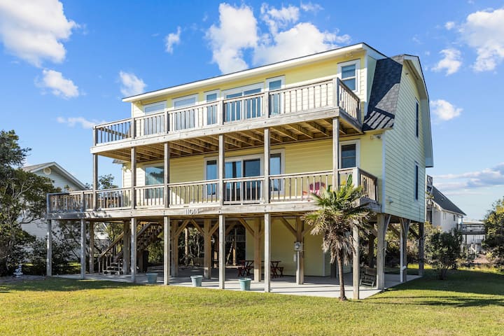 Private Home - Renovated -Beach House Emerald Isle - Emerald Isle, NC