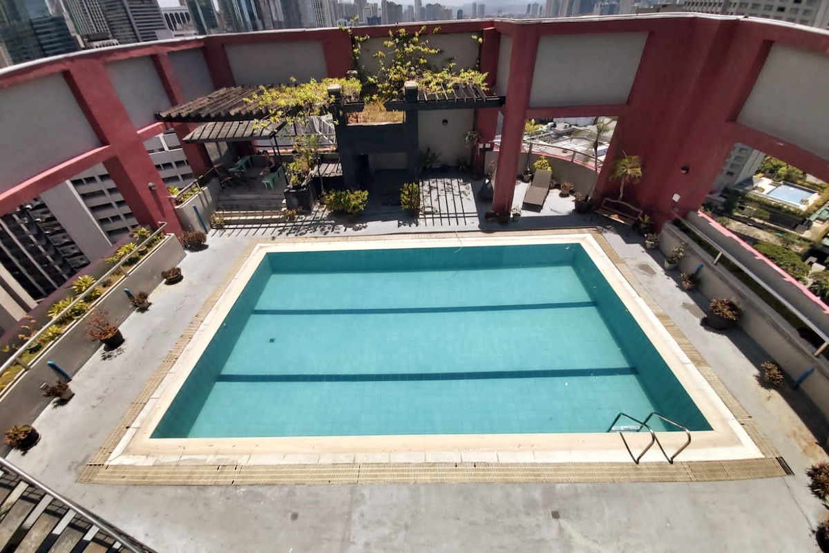 Metro Manila Vacation Rentals with a Pool - Philippines | Airbnb