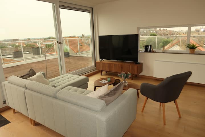 Superbe Penthouse De 134m² Avec Grande Terrasse - Ostende