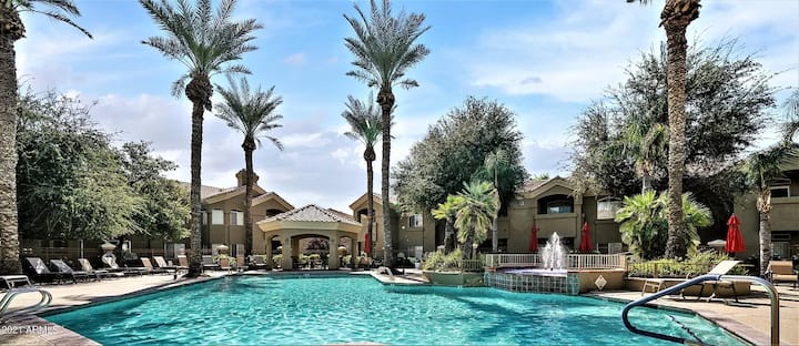 Cozy Scottsdale Condo With A Pool & Gym - 피닉스