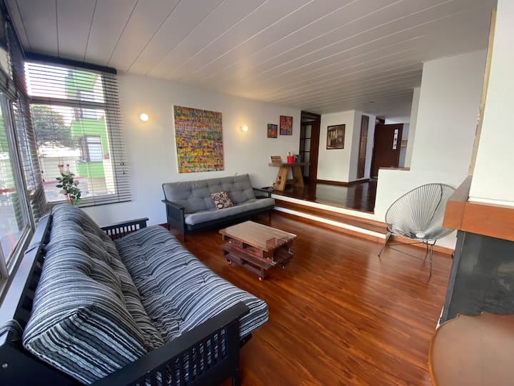 Tranquil & Brightful 2 Br Apartament - Bogotá