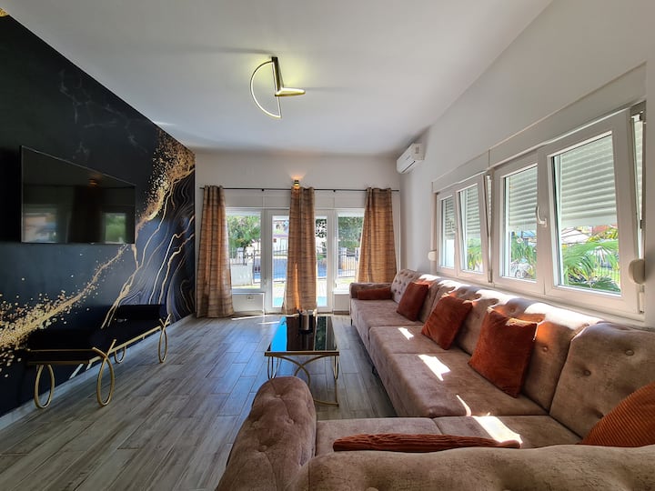 "2130" House For 10 People - Ližnjan