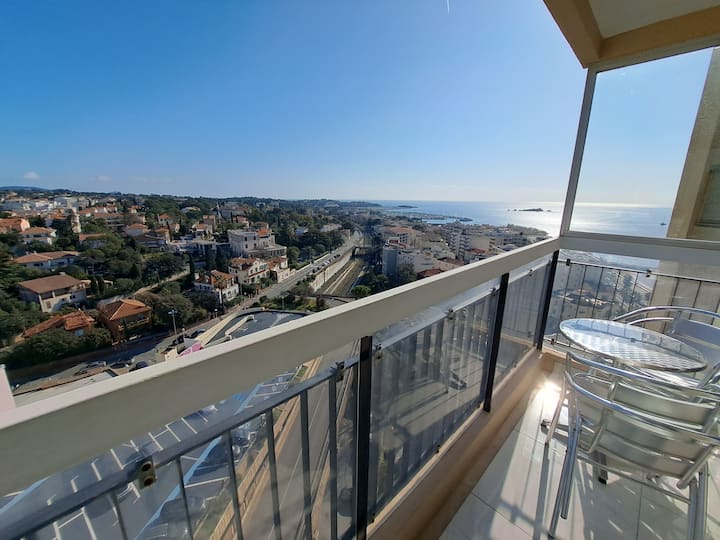 48m² Vue Mer. Wifi. Plage/tgv 50m. Parking - Saint-Raphaël