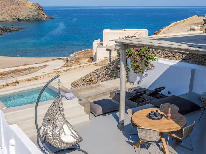 Christina Beach Front Villa Mykonos With Jacuzzi - Miconos
