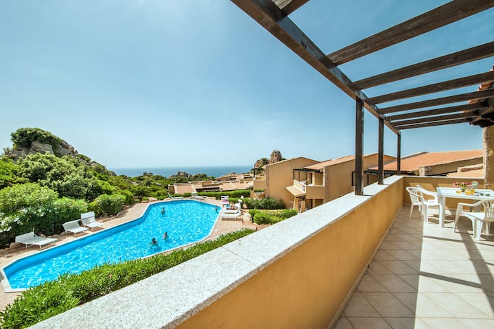 Sea View Apartment - 2 Bedrooms - Costa Paradiso