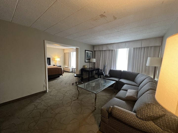 Fully Furnished, Top Floor 1 Bedroom Apartment - Marsh Creek State Park, Downingtown