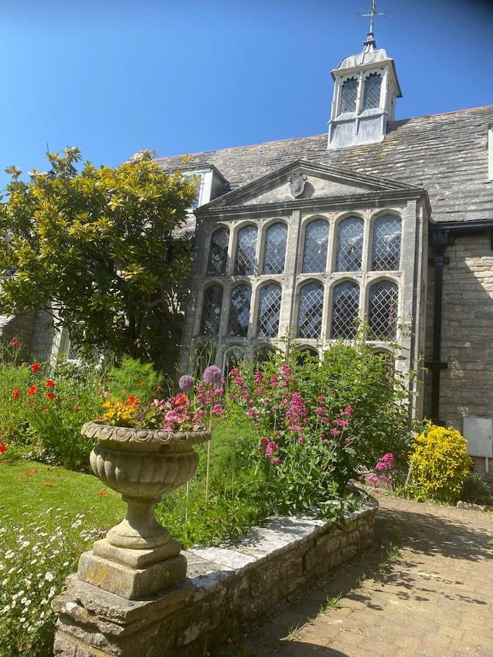 Magnificent 17c Historic Grade 2* Converted Barn. - Dorset
