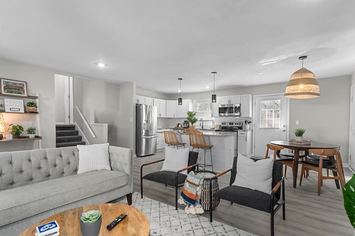 4br Spacious Home+king Bed+minutes To Attractions - Mission, KS