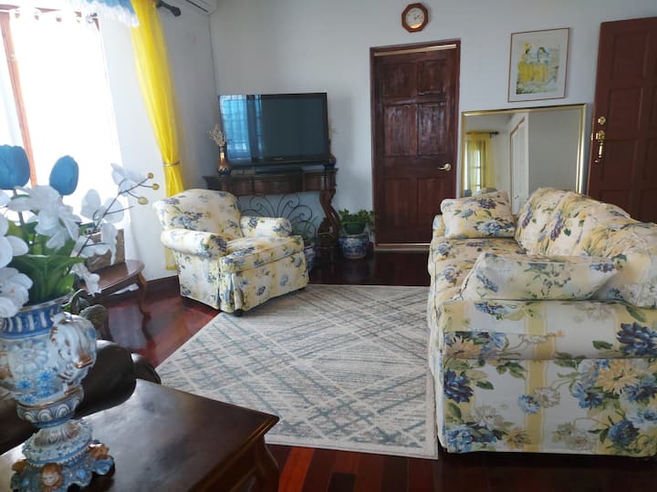 Spacious 2 Bedroom  Water View 10 Min Walk To City - Bermuda