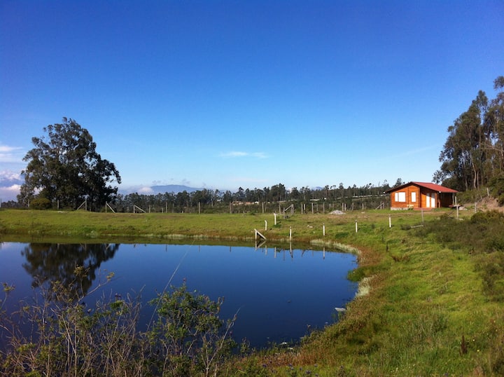 Linda Cabaña Al Lado Del Lago De La Finca - Cayambe