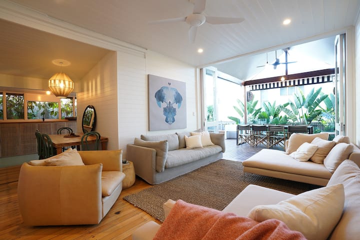 Black Sea Byron Bay Guesthouse In Town - Byron Bay