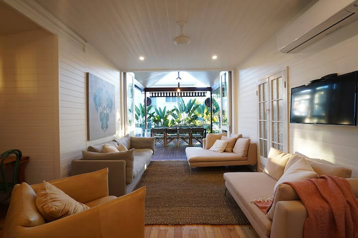 Black Sea Byron Bay Guesthouse In Town - Byron Bay