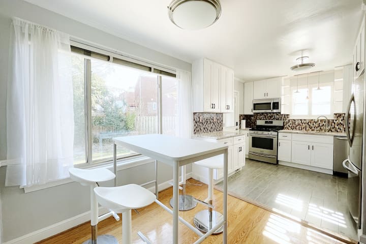 Pet & Family Friendly Home In Silver Spring - Rockville, MD
