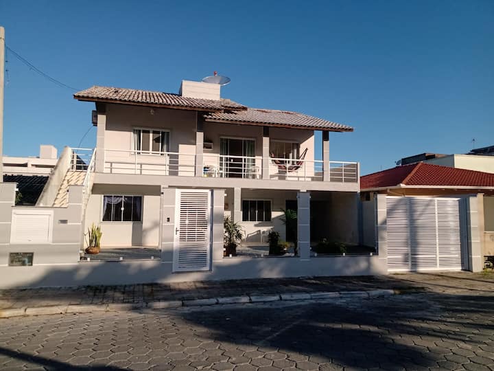 Apartamento Térreo Com Piscina Exclusiva!! - Bombinhas