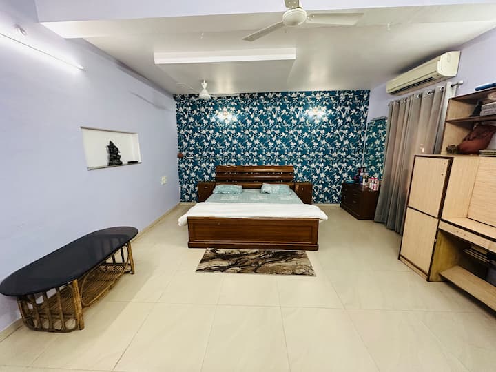Spacious Private Room In A Bungalow. - Bhopal