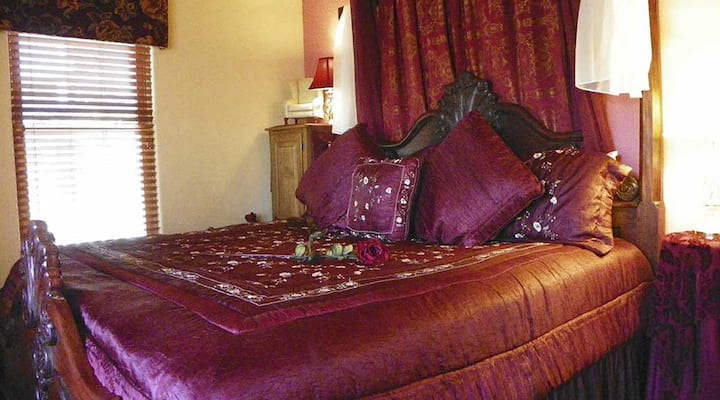 Valentine 2 At All Seasons - Eureka Springs, AR