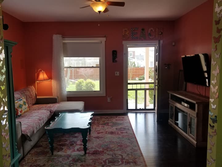 Cheerful 2 Bedroom Home W/ Charming Private Garden - Asbury Park