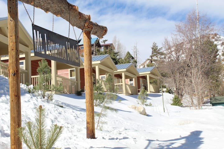 Mt. Lemmon Village Cabin #4 - 