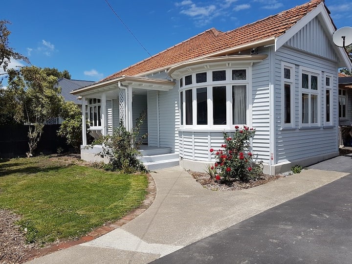 Central Christchurch Villa 3 Bedrooms 2 Bathrooms - Christchurch
