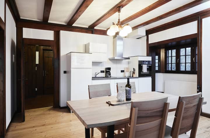 Multi-bed Room In The Historic Gentilburg For Up To 8 People - Baviera