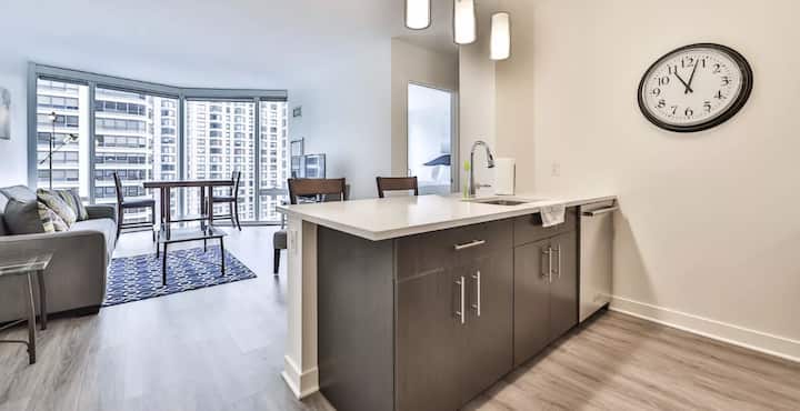 View Of The Lake In Luxury Building - Chicago, IL