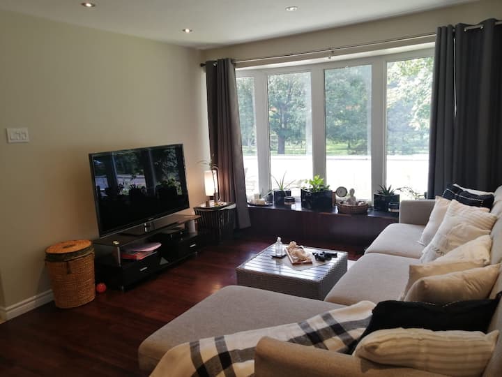 Modern 3 Bedrooms 2 Bathrooms Unit - Dorval