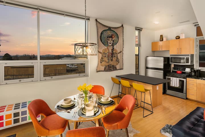 Designer Loft W/ Soaring Views - Santa Fe