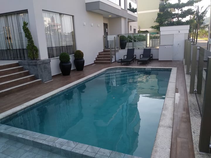 Apartamento No Centro De Palmas, 250 M Da Praia. - Governador Celso Ramos