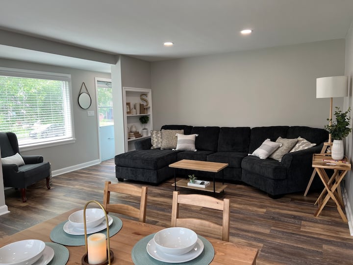 Grammy’s House In A Quiet And Convenient Location - Sheboygan, WI