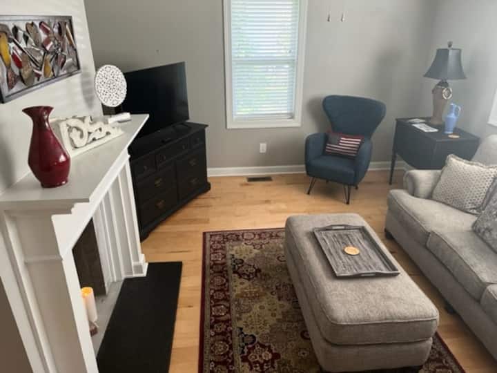 Lovely 3 Br  Two Block Walk To Mayberry/main St. - Mount Airy, NC