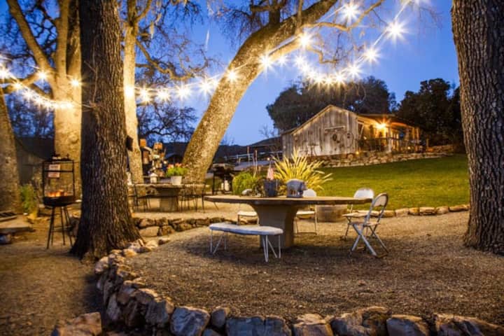 Vineyard Dr. Country Compound - Templeton, CA