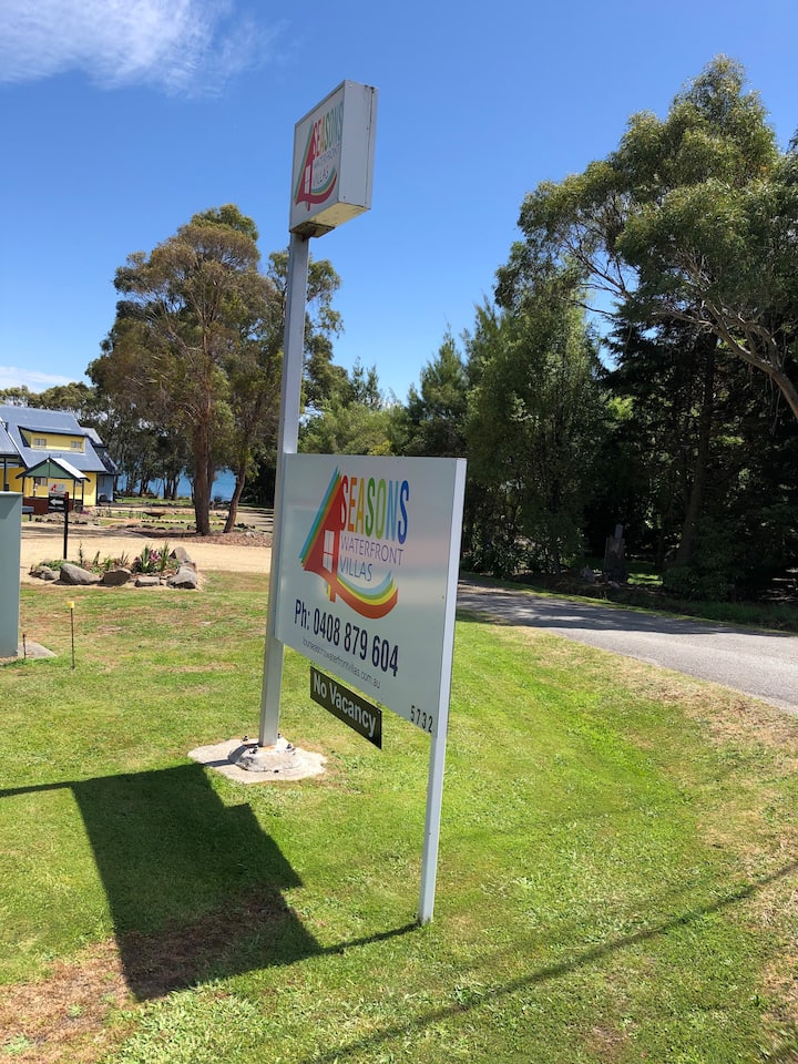 Spacious Two Bedroom Villa With Free Parking - Eaglehawk Neck