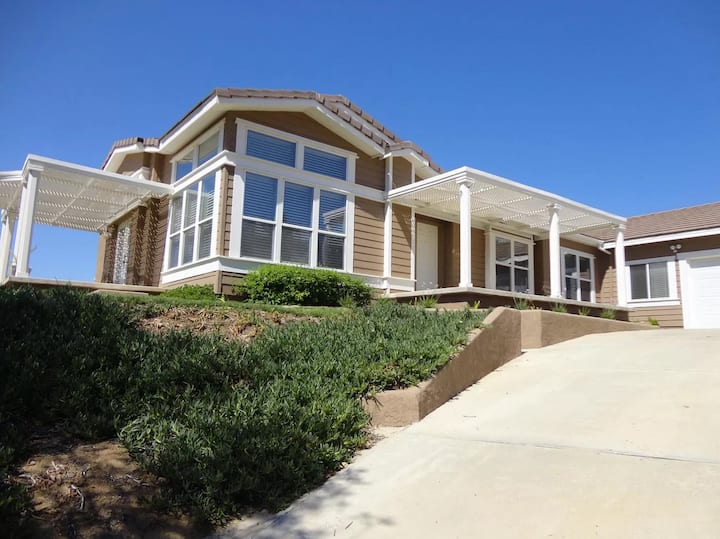 Wine Country Retreat, 4 Br & Vineyard Views - 特曼庫拉
