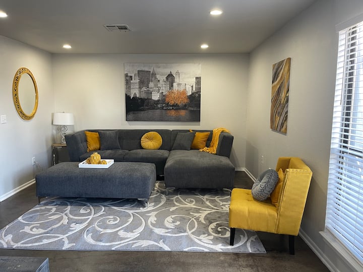 Nice 3 Level Midtown Condo W/game Room Loft - Paseo – Oklahoma City