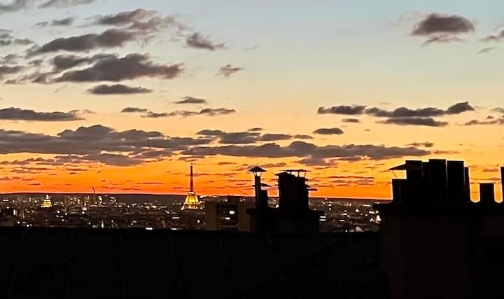 Paris 19: Buttes Chaumont Avec Vue Sur Tour Eiffel - Paris