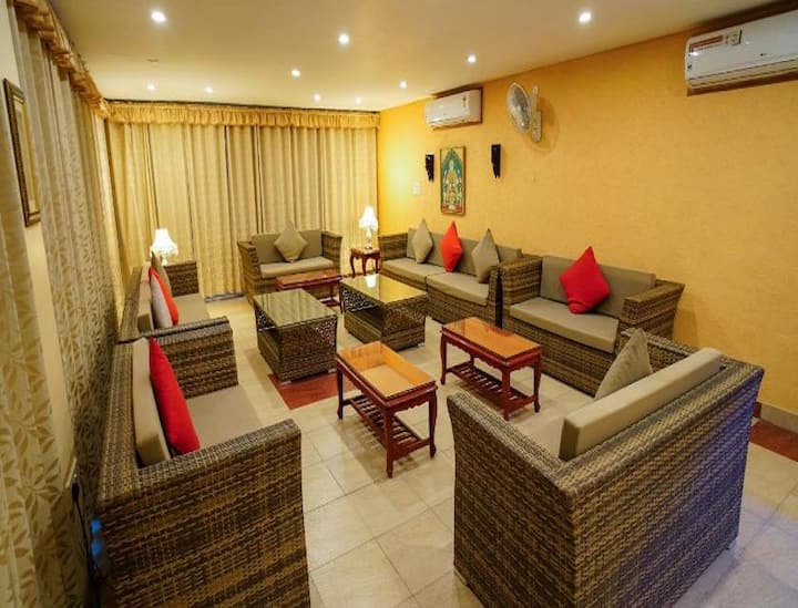 Charming 1 Bedroom Resort With Pool - Hoshiarpur