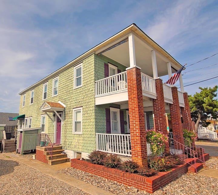 Charming Vintage Home In The Heart Of Stone Harbor - Stone Harbor, NJ