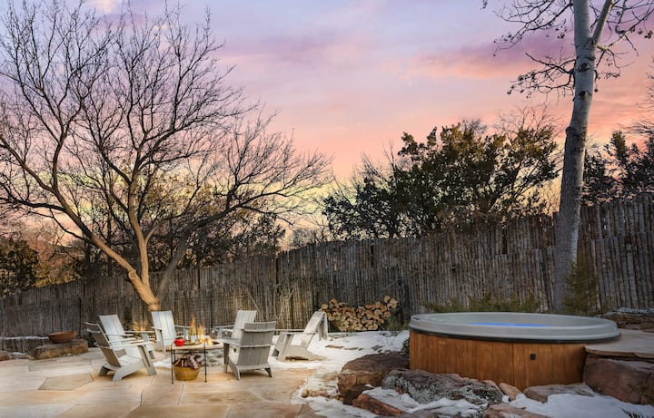 Tesuque Getaway With Hot Tub & Hiking - Santa Fe, NM