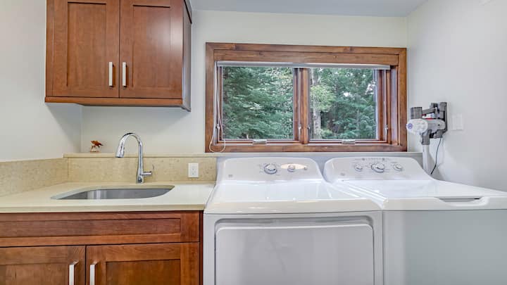 4  Elegant Downtown Townhome, Great View, Town - Aspen, CO