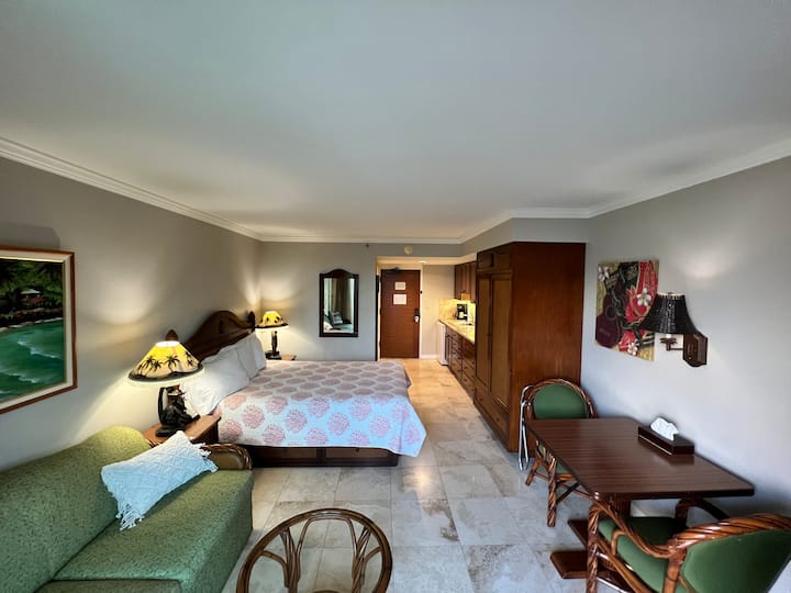 Central Waikiki Studio W/kitchenette & City View - O‘ahu, HI