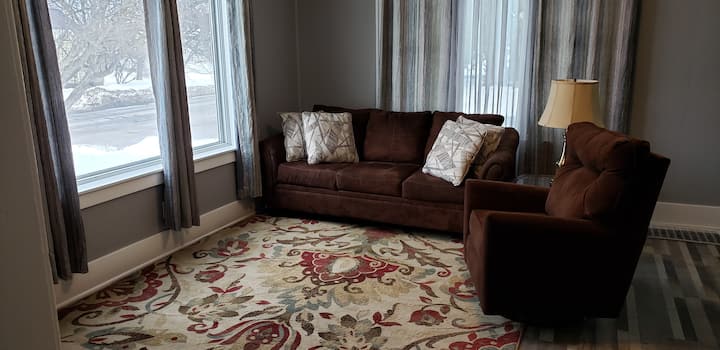 Extended Stay 2 Bedroom Lower Near Medical Complex - Marshfield, WI