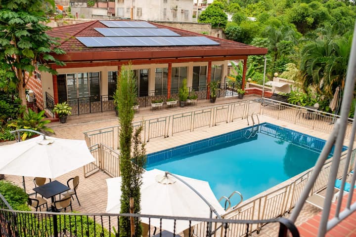Lovely 3-bedroom Rental Unit With Pool. - Kinshasa