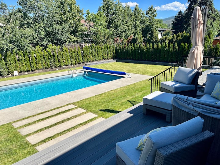 Luxe 5 Bedroom Kelowna Home With Pool - Kelowna