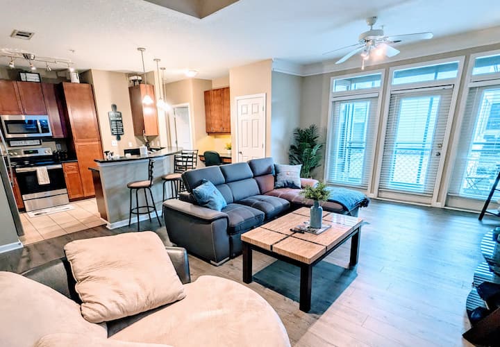 Awesome Atlantic Station Suite - Atlanta, GA