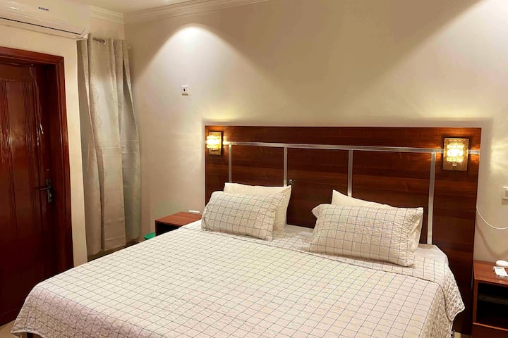 Perfect Relaxing King Suite W/ Free Parking & Wifi - Accra