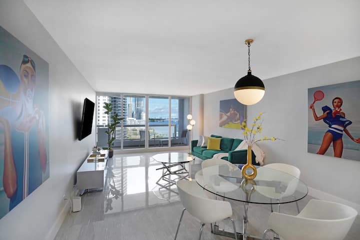 Shock Wave! New Renovated Condo With Water Views! - Miami, FL