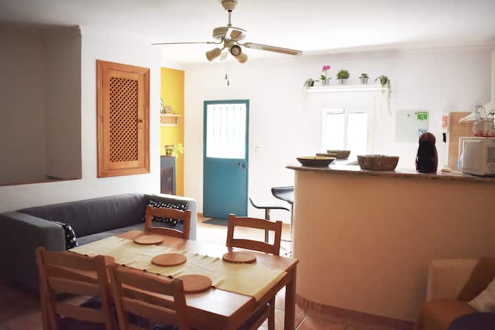 Apartamento Privado Con Impresionantes Vistas Al Campo, Piscina, Jardines Y Conexión Wi-fi - Algodonales
