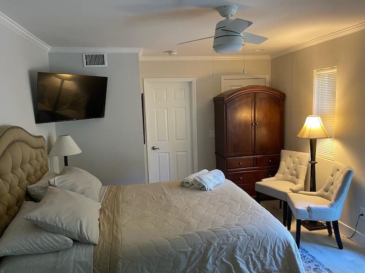 Luxury Room With Kitchenette - Irvine, CA